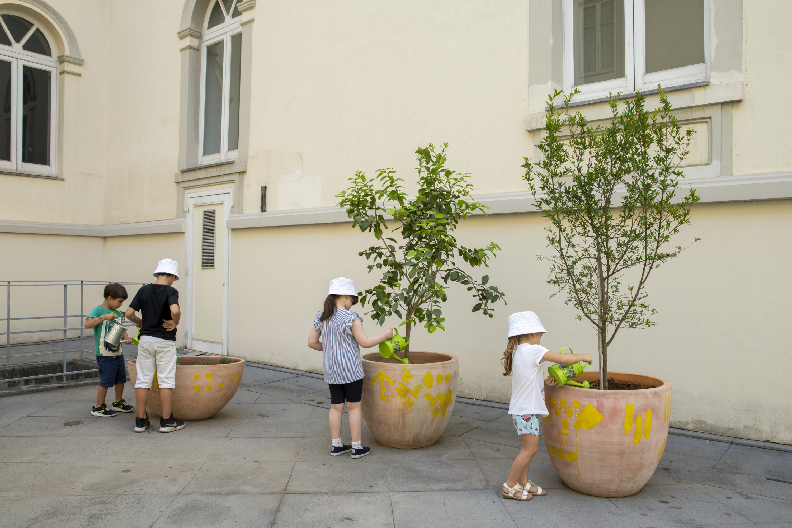 Temitayo Ogunbiyi - Madre Napoli